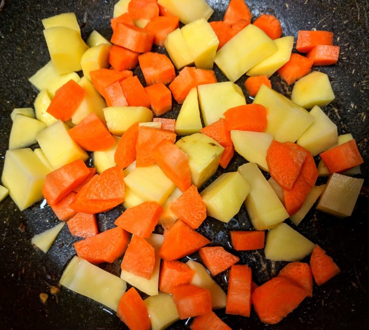 Mix Veg Recipe | Restaurant Style Mixed Vegetable Curry | VegeCravings