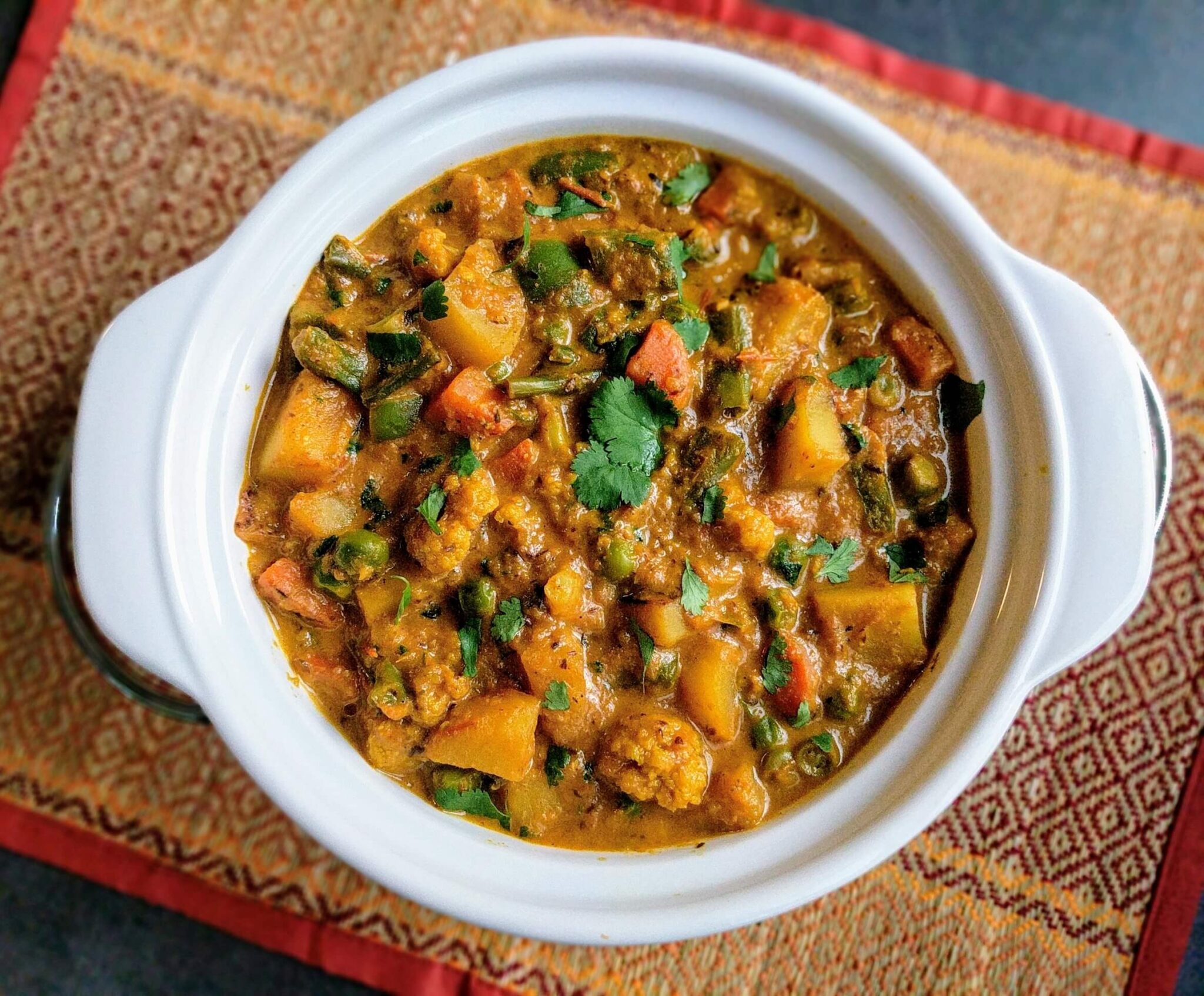 Mix Veg Recipe | Restaurant Style Mixed Vegetable Curry | VegeCravings