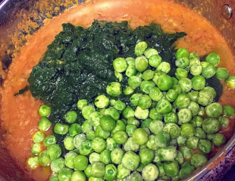 Palak Matar Recipe | Spinach and Green Peas Curry