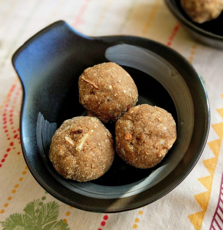 Atta Ladoo Recipe | Gond Ke Ladoo